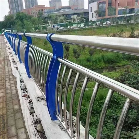 桥梁护栏防撞护栏河道护栏不锈钢复合管护栏不锈钢护栏铝合金护栏灯光护栏山东神龙金属制造有限公司