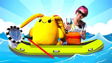 Eine Mami für Lucky Spielzeug Video für Kinder Wir füttern Fische