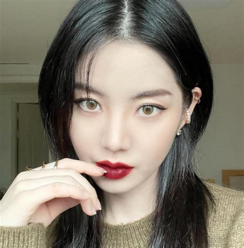 Chae Eun Nllungzi