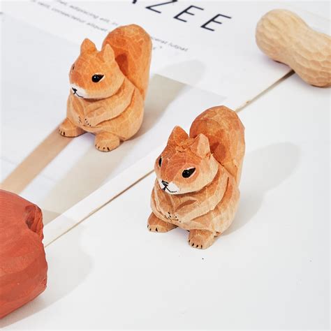 Sisi Carved Wooden Squirrel Mokuomo