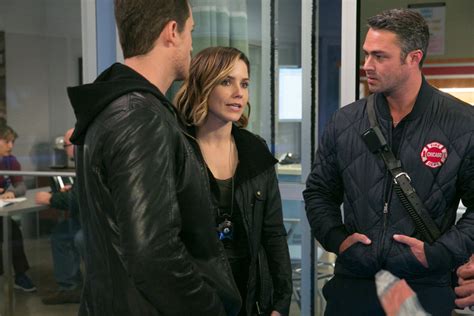 ‘chicago Firemedpd Crossover Recap — Severideapril Kiss Tvline