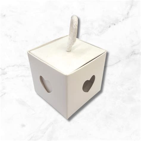 Cube blanc vernis cœur vide Les Délices Guy Pécou