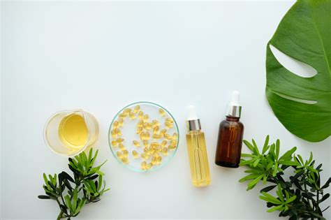 허벌 대체 의학 자연 화장품 스킨케어 및 에센셜을 아로마 테라피organic 자연 과학 아름다움 건강 Productmock 오일