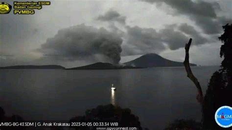 Gunung Anak Krakatau Erupsi Lagi Ketinggian Kolom Abu 750 Meter