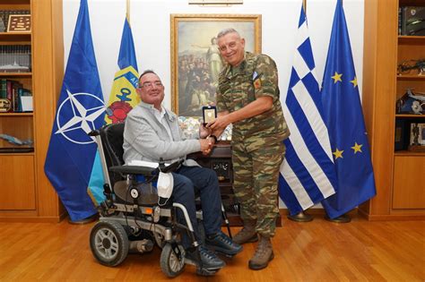 Συνάντηση Αρχηγού ΓΕΕΘΑ με τον Συνταγματάρχη ΠΒ Ευάγγελο Κακοσαίο