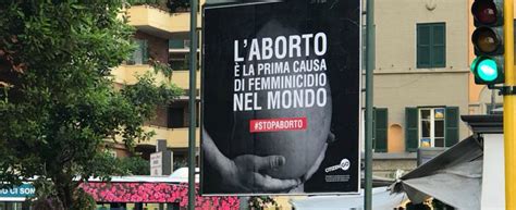 Manifesto anti aborto a Roma quello dei fondamentalisti cattolici è un