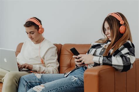 Adicción a las redes sociales qué es causas y tratamiento Buencoco