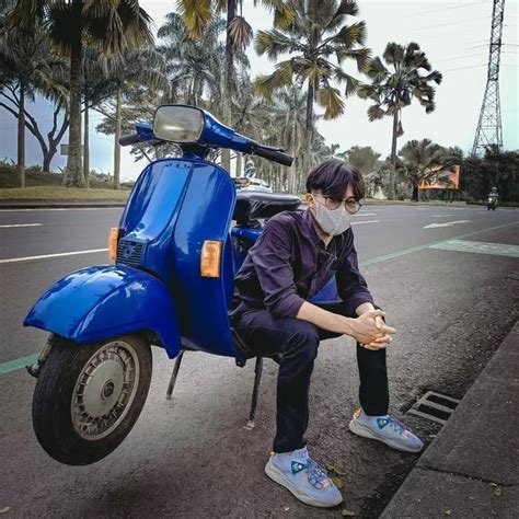 Muhamad Sofian Adi Saputra Hallosof • Threads Say More