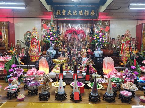 南投草屯 鳳凰山慈聖宮 鳳凰山慈聖宮恭祝無極瑤池金母大天尊萬壽，7點開始北管暖壽