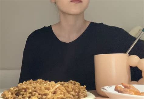 저녁 뭐먹었어 난 짜장라면 먹었어 Feat 로제닭다리살