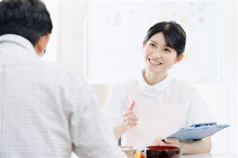 管理栄養士の仕事とは？職場別、分野別にどう違う？1日の流れ、やりがい、給与を徹底解説【高校生なう】｜【スタディサプリ進路】高校生に関するニュースを配信