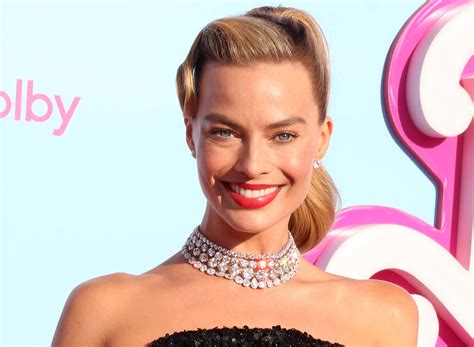 7 Foods Margot Robbie Ate For A Barbie Body