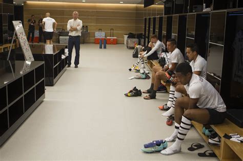 Nos Vestiários Antes Do Jogo Entre Corinthians X Grêmio Realizado Esta