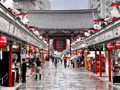 今日の浅草。 一日中雨ですね。お客様少なめです。浅草 Asakusa Tokyo Japan ウ Kaminari5656