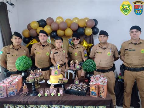 Menino Que Sonha Em Ser Policial Militar Recebe A Visita De Uma Equipe