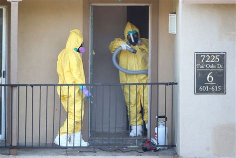 Cdc Breach In Protocol Caused New Ebola Case Bloomberg