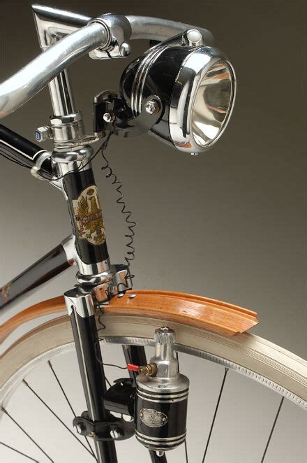 Pin by Tere Morales on B I C I | Retro bicycle, Bike frame, Bike lights