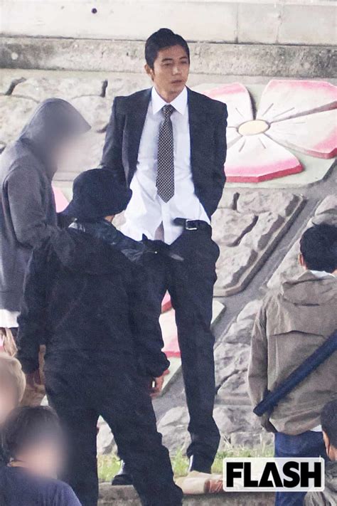 東出昌大 評価うなぎ上りにあった徹底した低姿勢ぶり…現場で“弁当配り”パシリ志願、本誌にも丁寧な返信 Smart Flash スマフラ