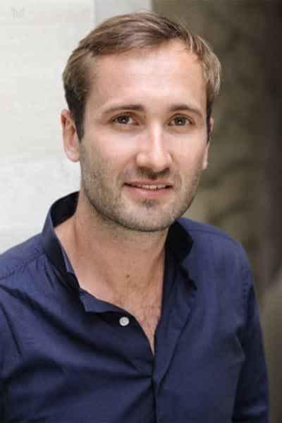 A propos Dr Nicolau Chirurgie réfractive cataracte Paris