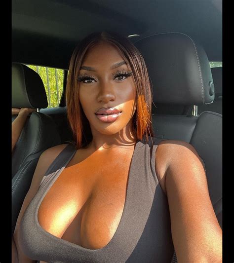 Photo Aya Nakamura s affiche en bikini léopard sur Instagram Aya