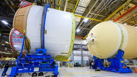Watch Nasa Assemble The Massive Artemis 2 Rocket That