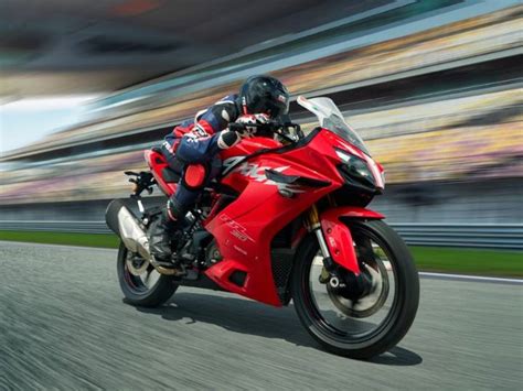 Kawasaki Ninja 300 Vs Tvs Apache Rr 310 Image Comparison Zigwheels