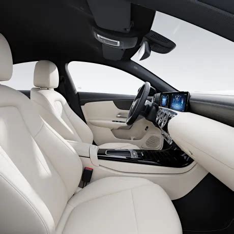 Mercedes Benz amplia portfólio de automóveis compactos no mercado brasileiro Mercedes Benz