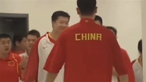 易建聯傳嫖妓變性人丨重溫精彩情史！曾傳戀劉亦菲豪花六位數冧女 娶女模育有兩子 星島日報