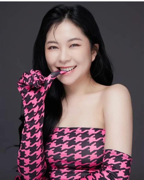 라이징스타 김지나 ‘jina Kim 유튜브 채널 크리에이터