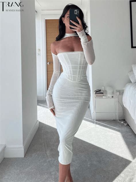 ĐẦm Body LƯỚi DÁng DÀi Cut Out Trang Boots