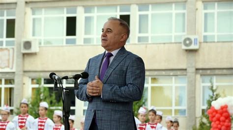 Кметът Атанас Стоянов откри учебната година в две училища в Сандански Общество Новини Бг