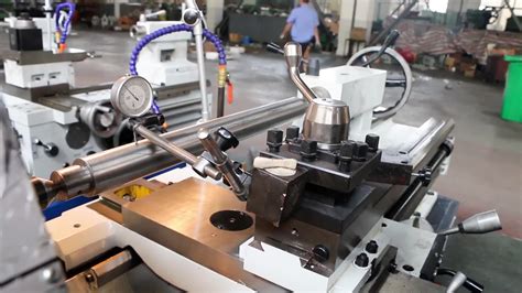 Parallel Conventional Lathe Machine With Automatic Lubrication System