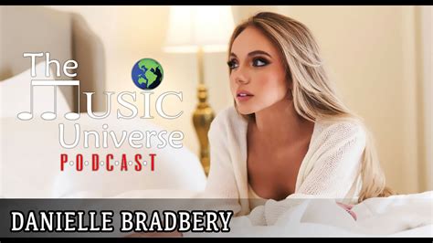 Danielle Bradbery Cleavage