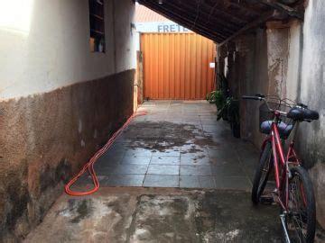 Casa à Venda dormitórios Cohab Iturama R de m² Ref ER