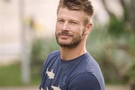 Rodrigo Hilbert Faz Carro De Areia Na Praia Para Os Filhos E Viraliza