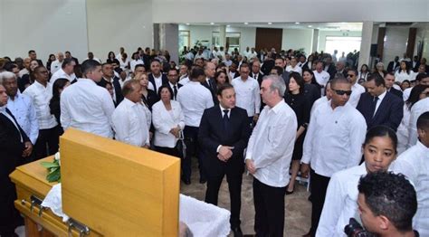 Luto Abinader Acude A Velatorio Madre De Abel Martínez Bonao City
