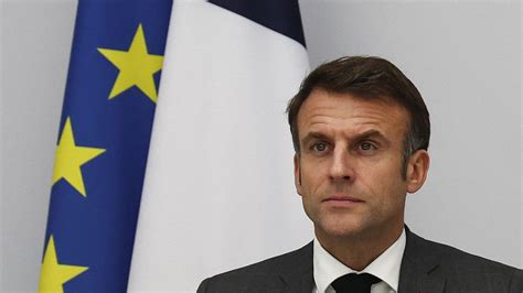 Loi Immigration Emmanuel Macron Pousse Pour Un Compromis Au Plus