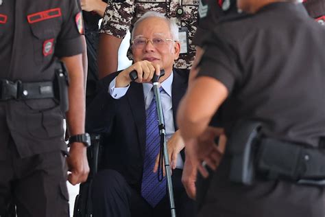 Malaysias Budget Surprise On House Arrest Fuels Najib Razak Release