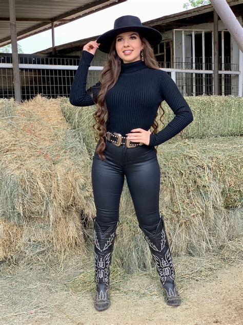 Pin By Frank On Country Girl Cowgirl Style Outfits Country Outfits