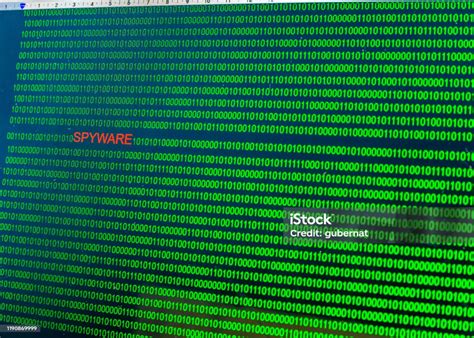 해커가 작성한 악성 컴퓨터 코드의 빨간색 비문 스파이웨어입니다 위험한 프로그램 코드가 있는 컴퓨터 화면 의 그림입니다 0에 대한 스톡 사진 및 기타 이미지 Istock