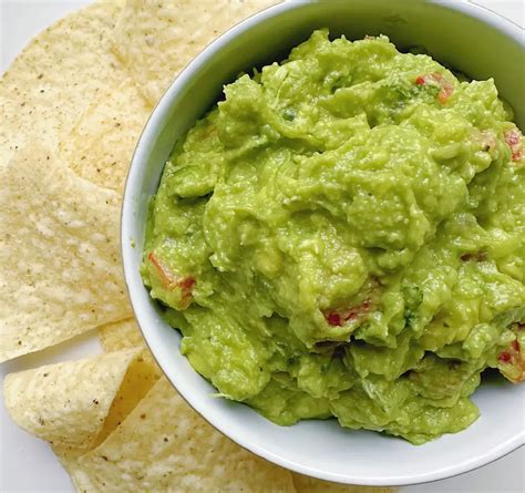 Easy Homemade Guacamole