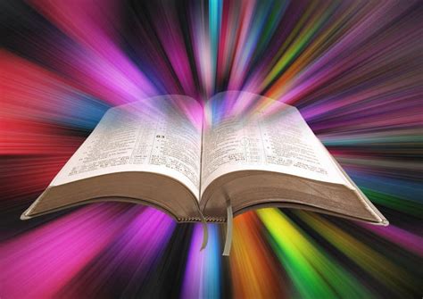 Abrir El Libro De Las Escrituras Bíblicas Sagradas Del Dios Cristiano Jesus Yahweh Espíritu Del