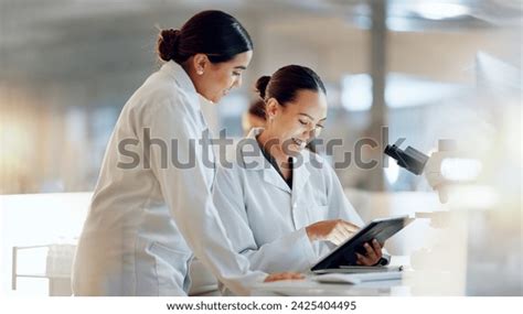 59 402 Medical Lab Team Images Stock Photos And Vectors Shutterstock