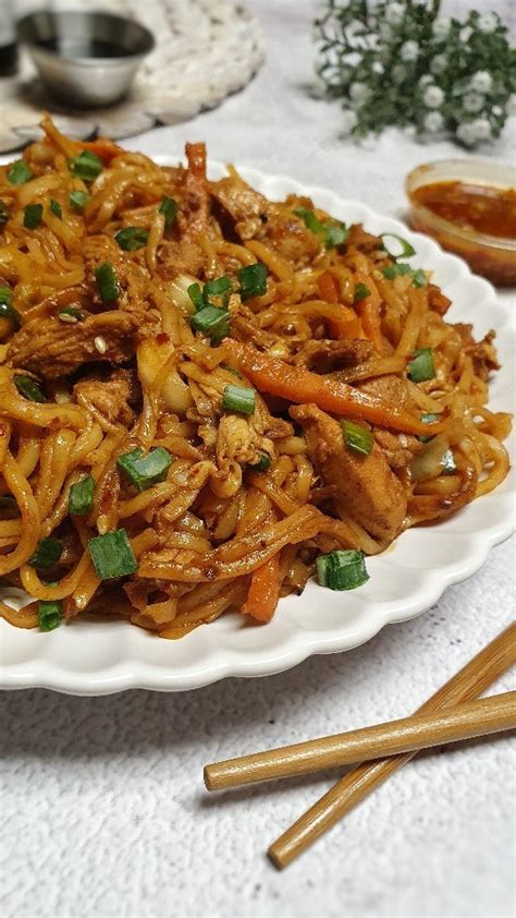 Schezwan Chicken Noodles Recipe From The Kitchen Girl
