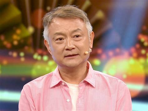 87版红楼梦剧组聚餐宝玉头发全白 欧阳奋强饰演贾宝玉时多大年纪 唯热网