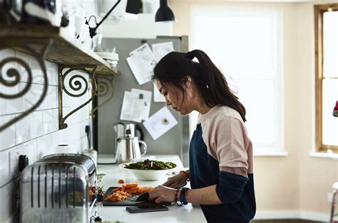 Woman Get To The Kitchen