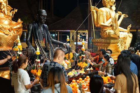 สักการะ ครูกายแก้ว บรมครูผู้เรืองเวทย์ ขอพรได้ทั้งเรื่องงาน การเงิน