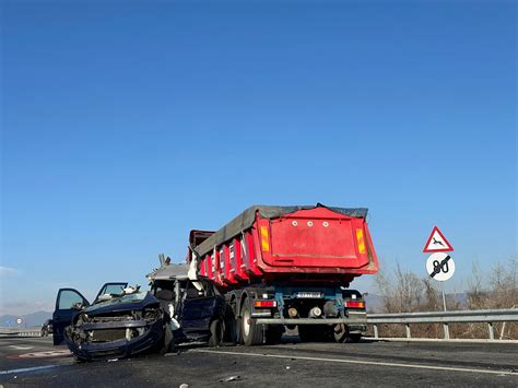 VIDEO Vezi aici ce a mai rămas din autoturismul implicat în accidentul mortal de pe centura