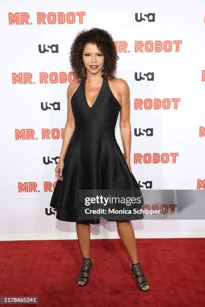2529 Gloria Reuben Photos And High Res Pictures Getty Images