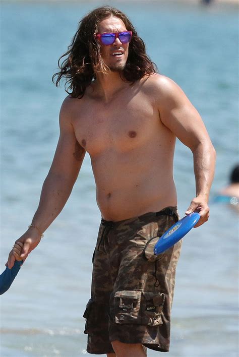 Shirtless Male Celebs Steve Howey